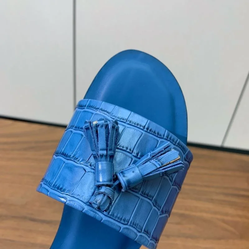 Top match Loro Piana Sandals
