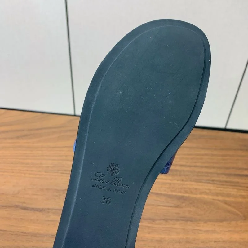 Top match Loro Piana Sandals