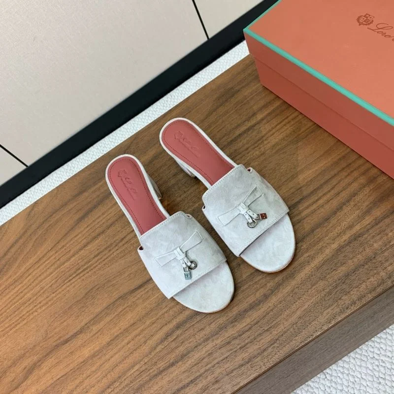 Low-cost Loro Piana Sandals