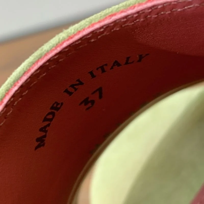 Top match Loro Piana Sandals