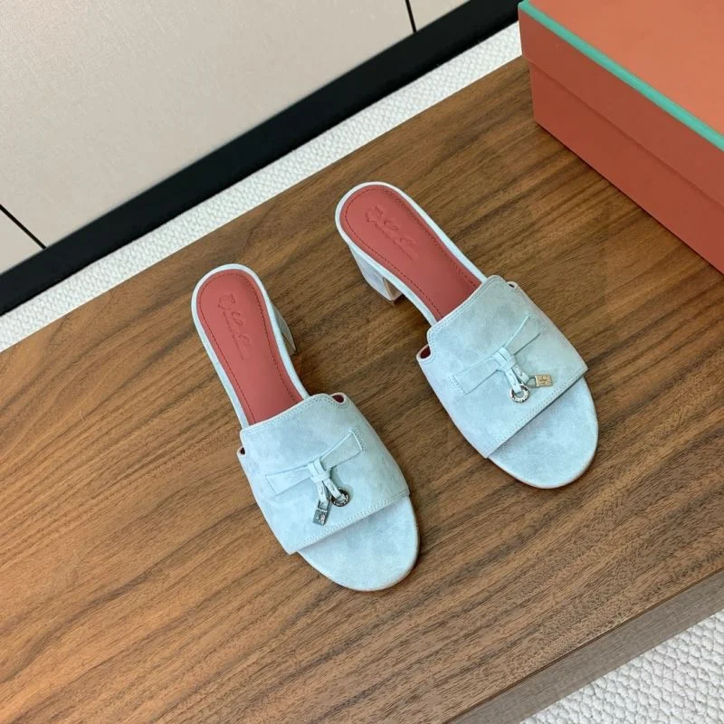 Top match Loro Piana Sandals