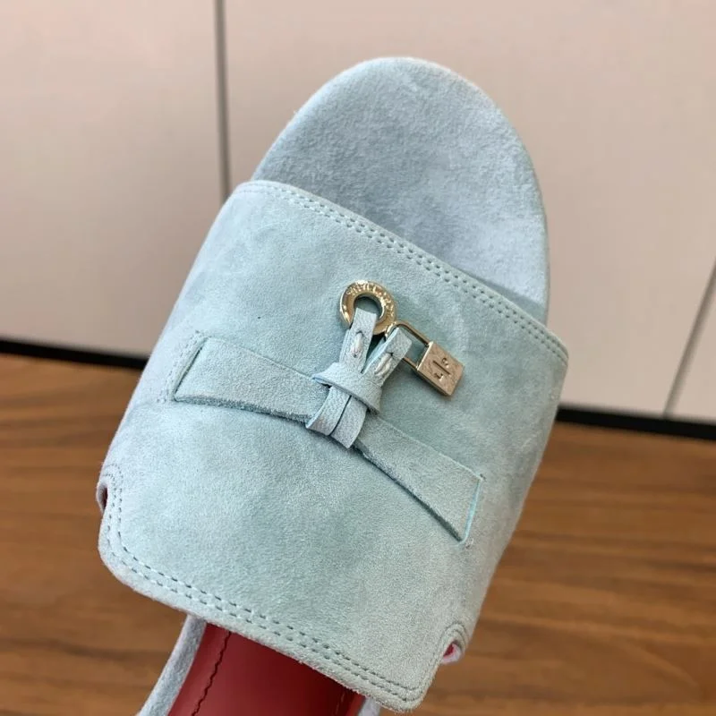 Top match Loro Piana Sandals