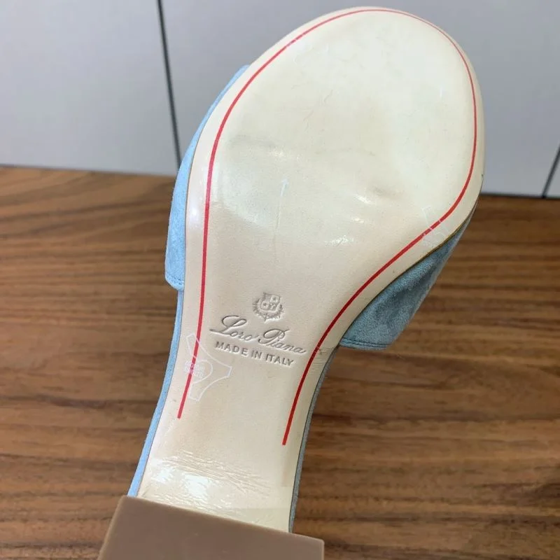 Top match Loro Piana Sandals
