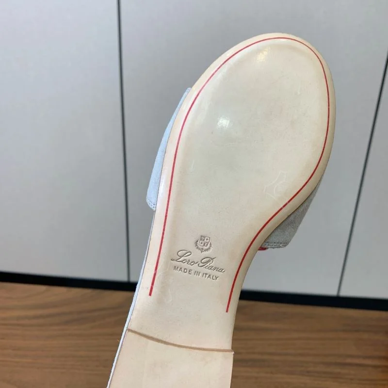 Top mirror Loro Piana Sandals