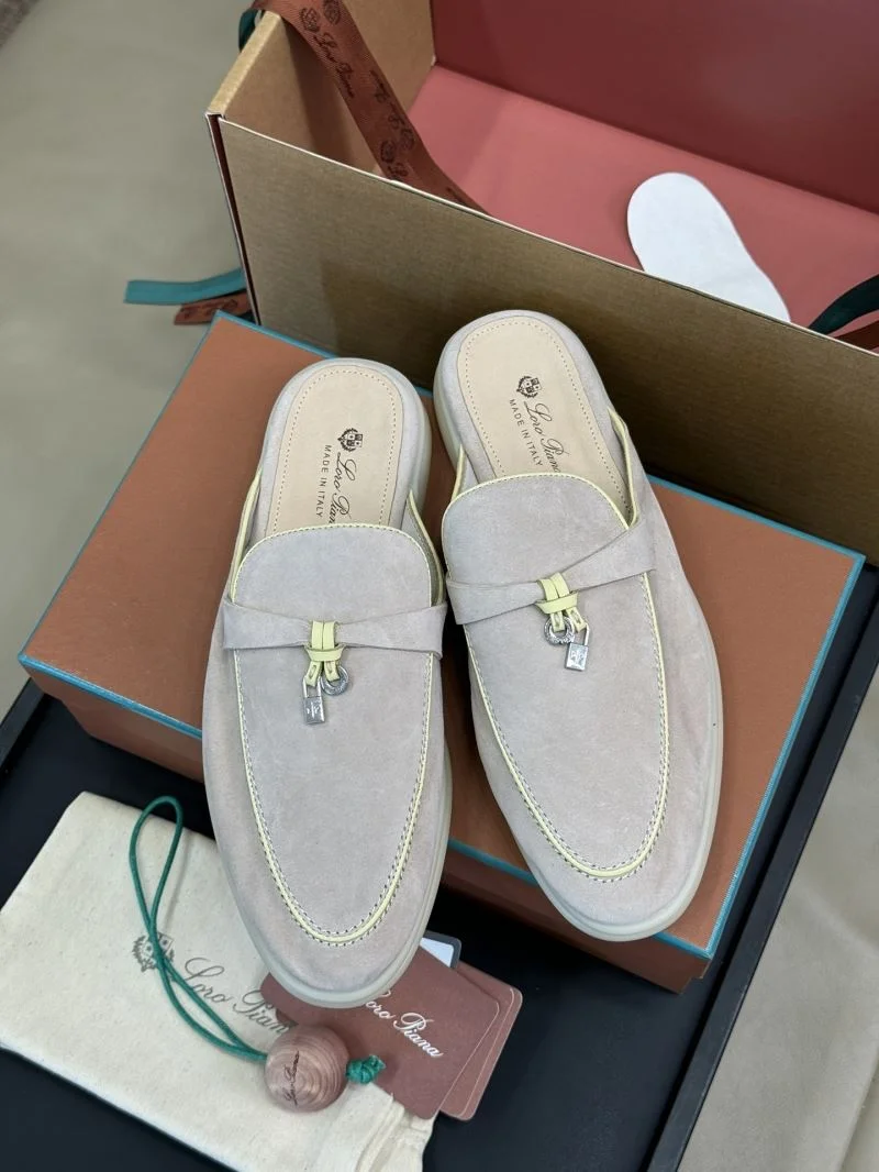 Low-cost Loro Piana Sandals