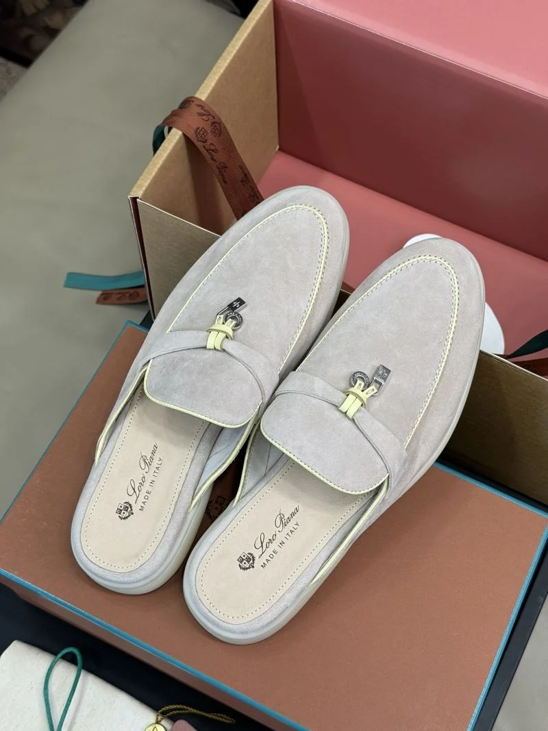 Low-cost Loro Piana Sandals