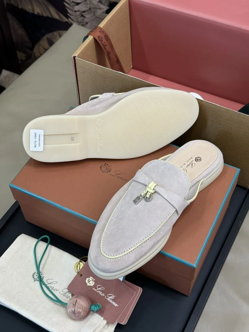 Low-cost Loro Piana Sandals