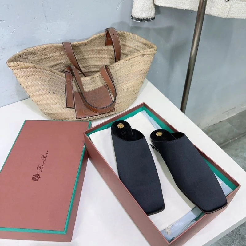 Precise copy Loro Piana Sandals