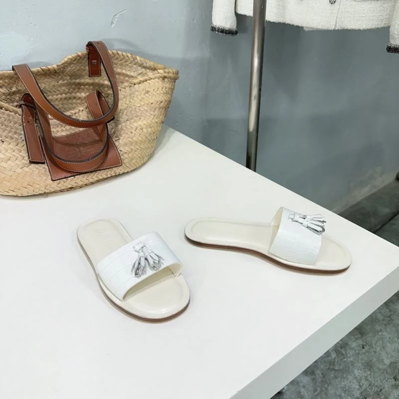 Top match Loro Piana Sandals