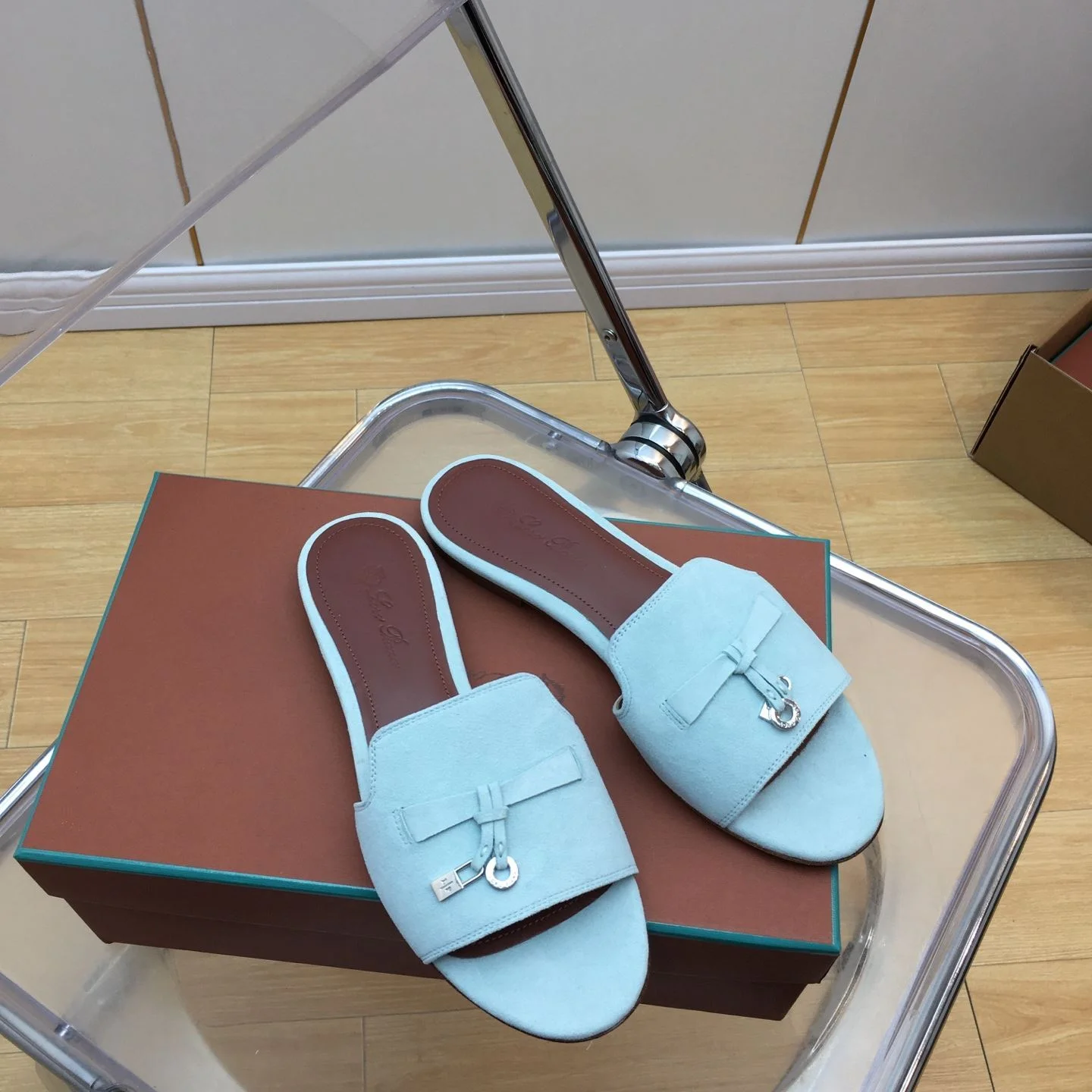 Accurate model Loro Piana Sandals