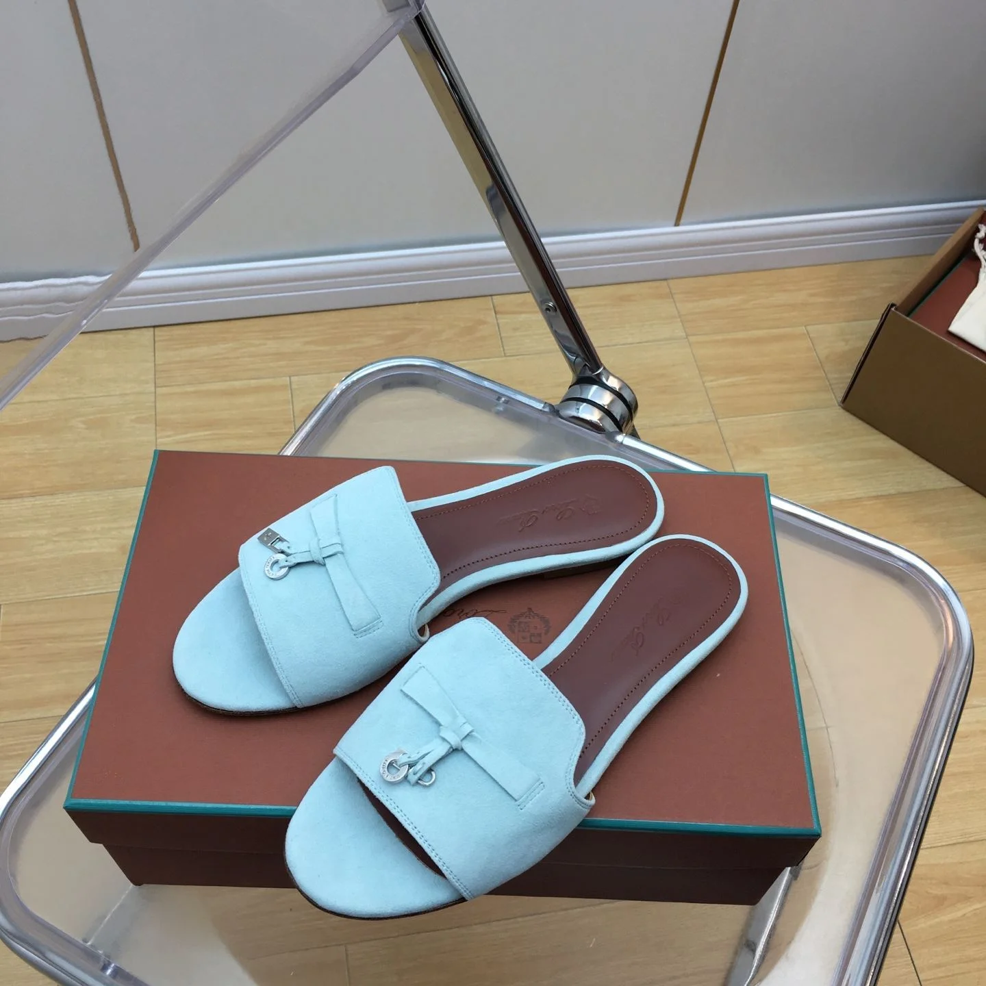 Accurate model Loro Piana Sandals
