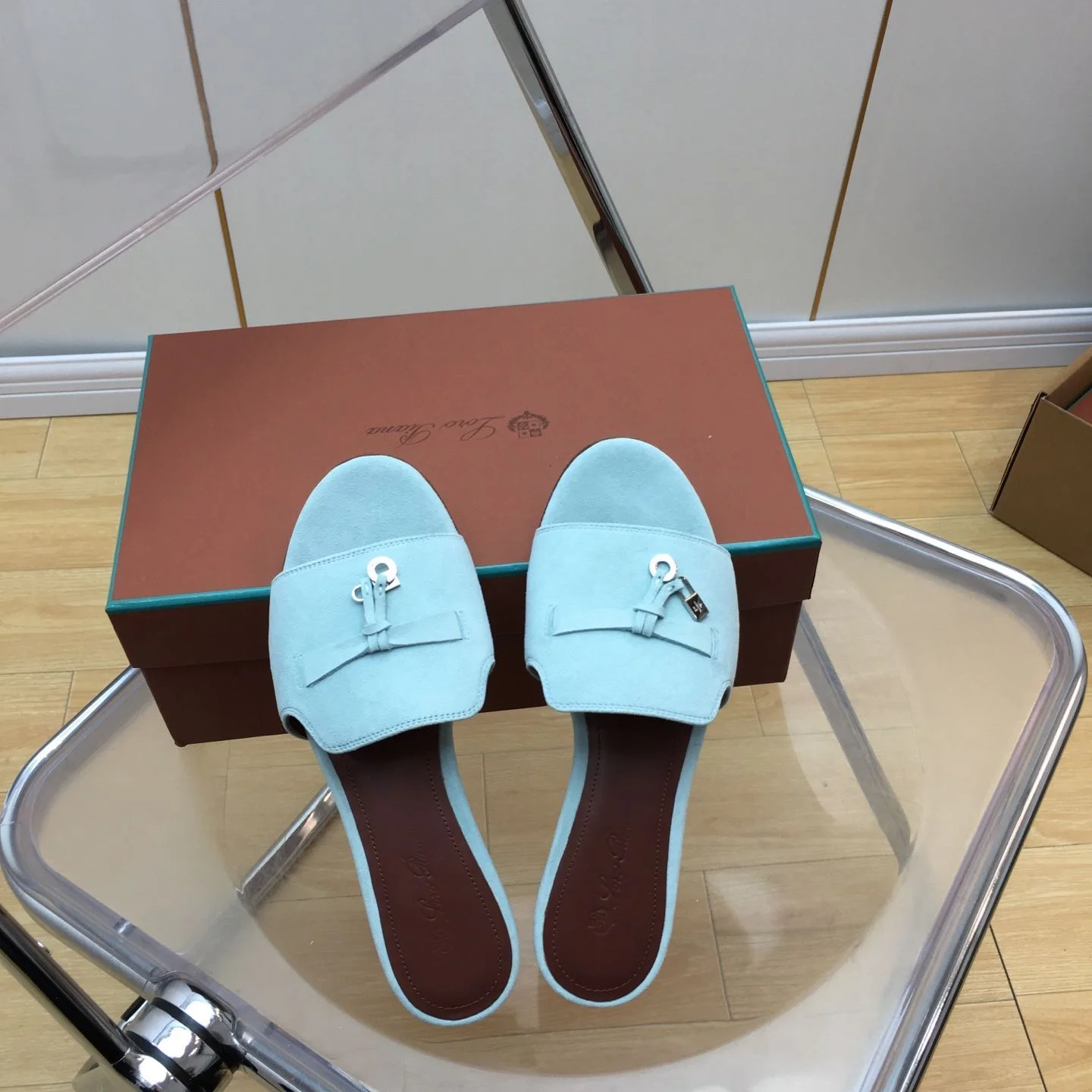Accurate model Loro Piana Sandals