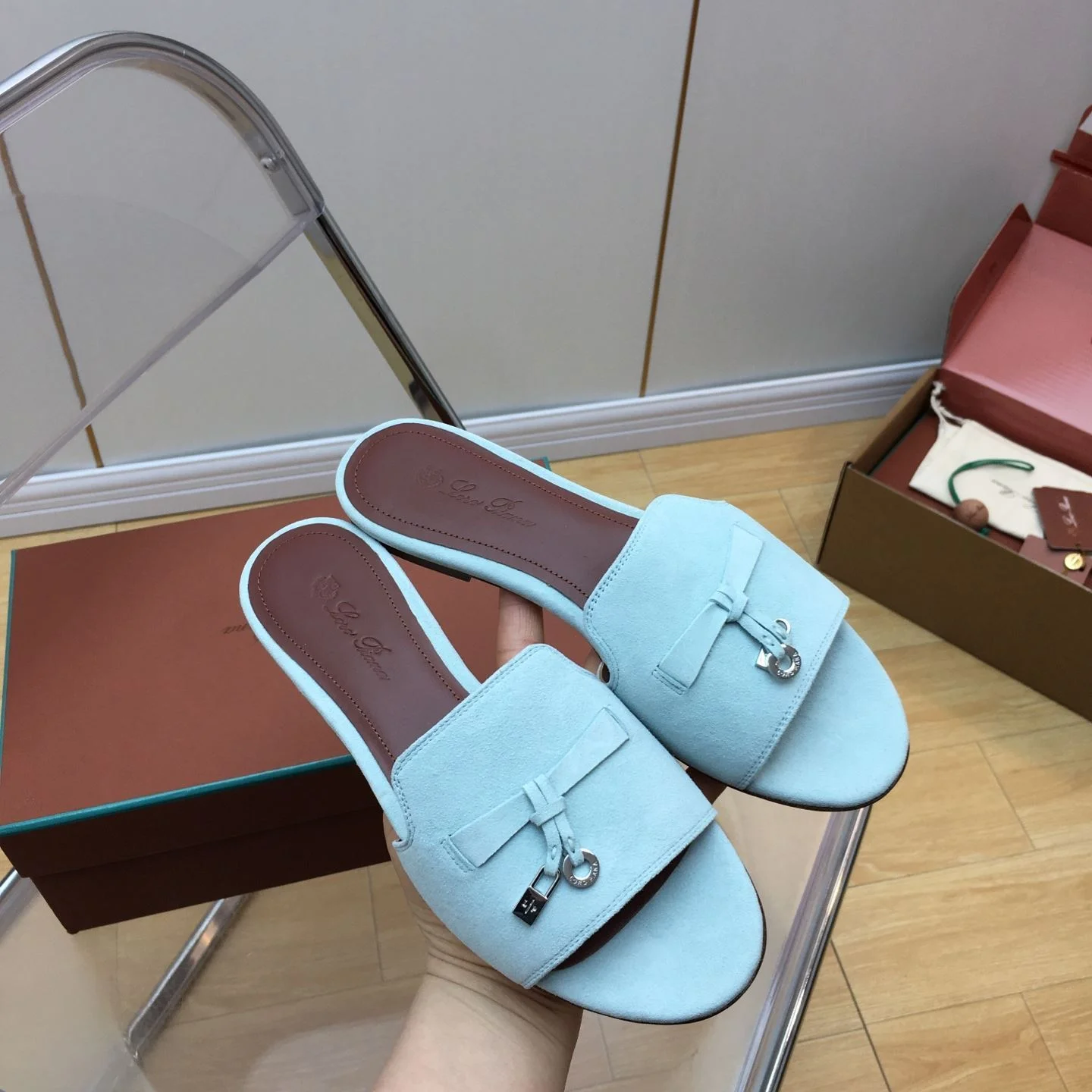Accurate model Loro Piana Sandals