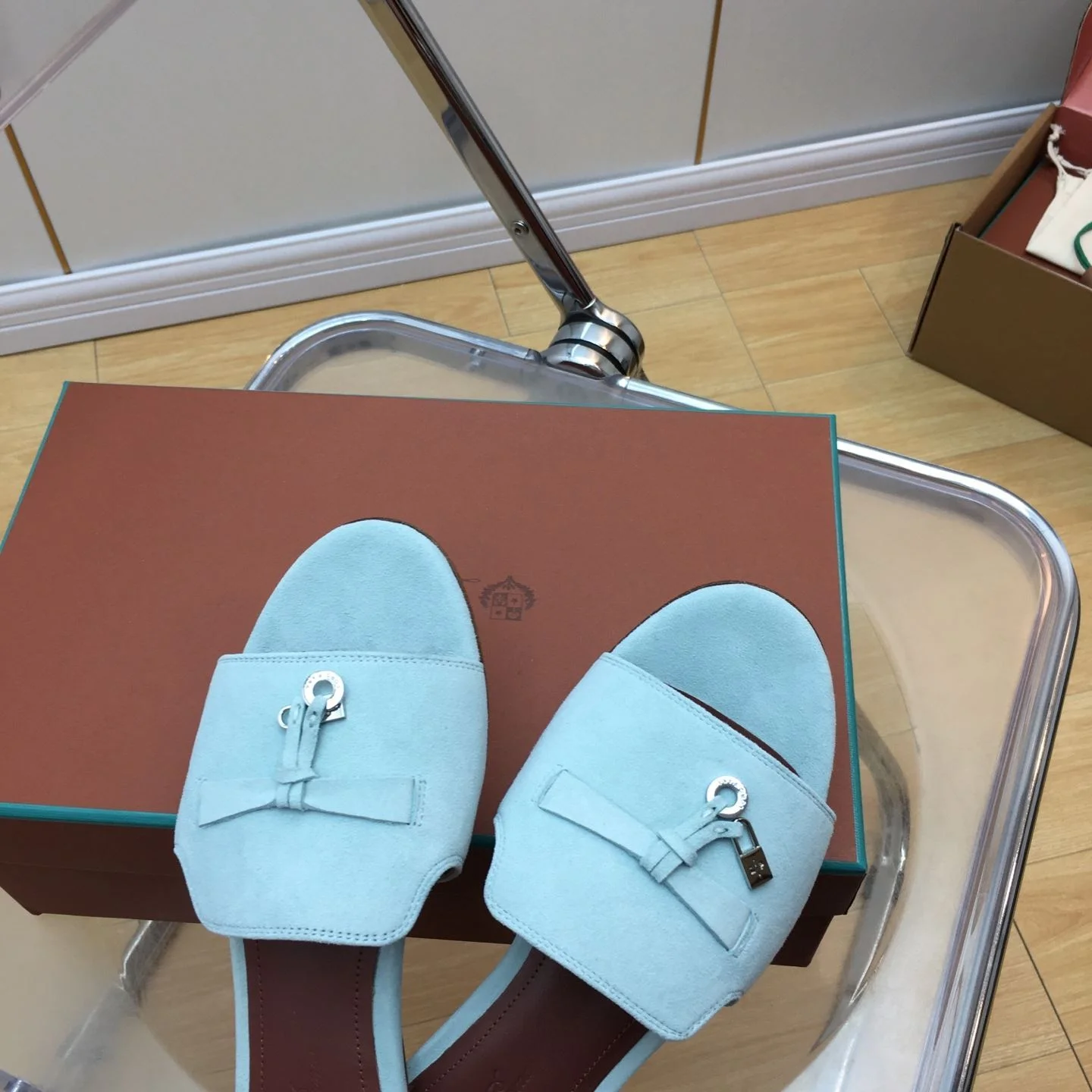 Accurate model Loro Piana Sandals