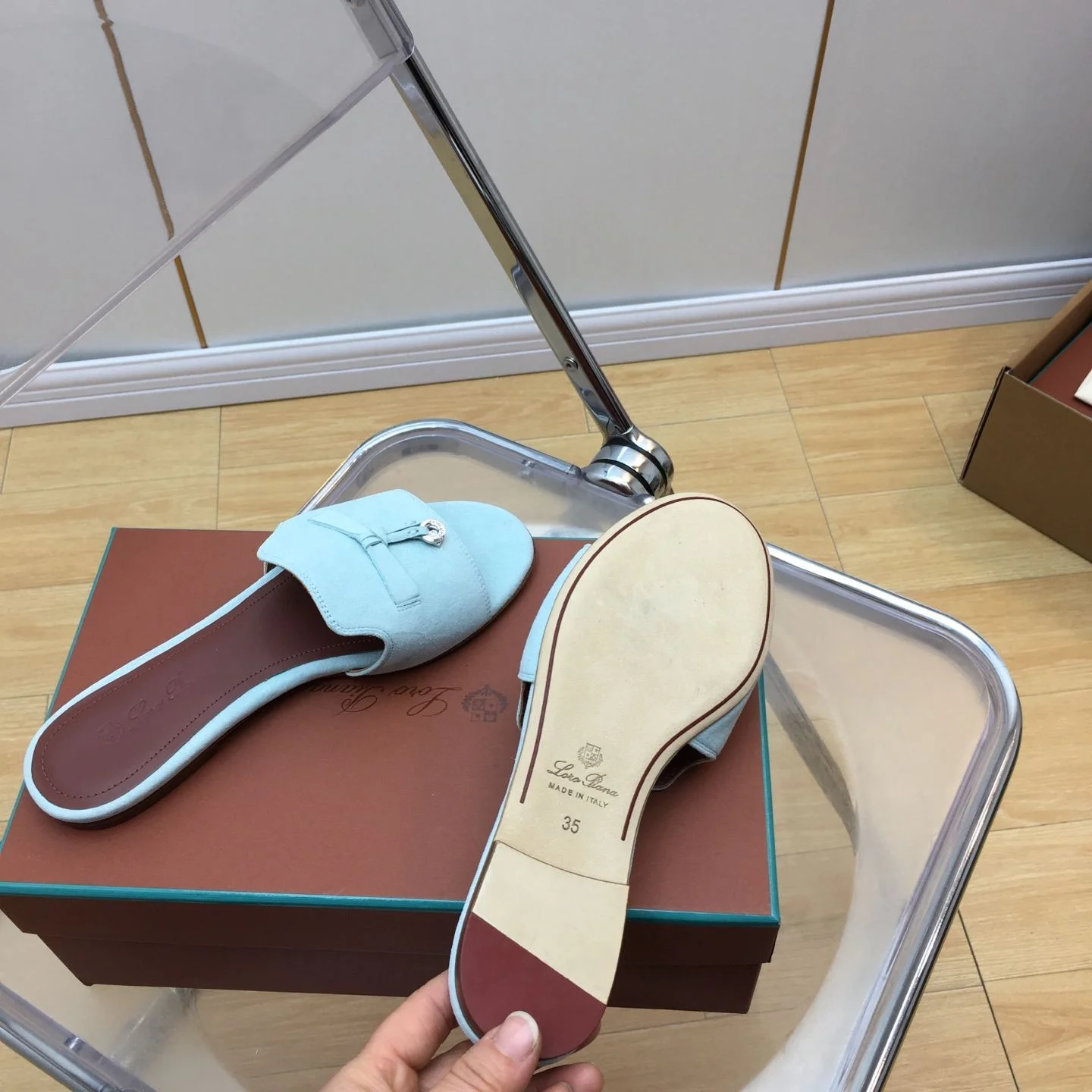 Accurate model Loro Piana Sandals