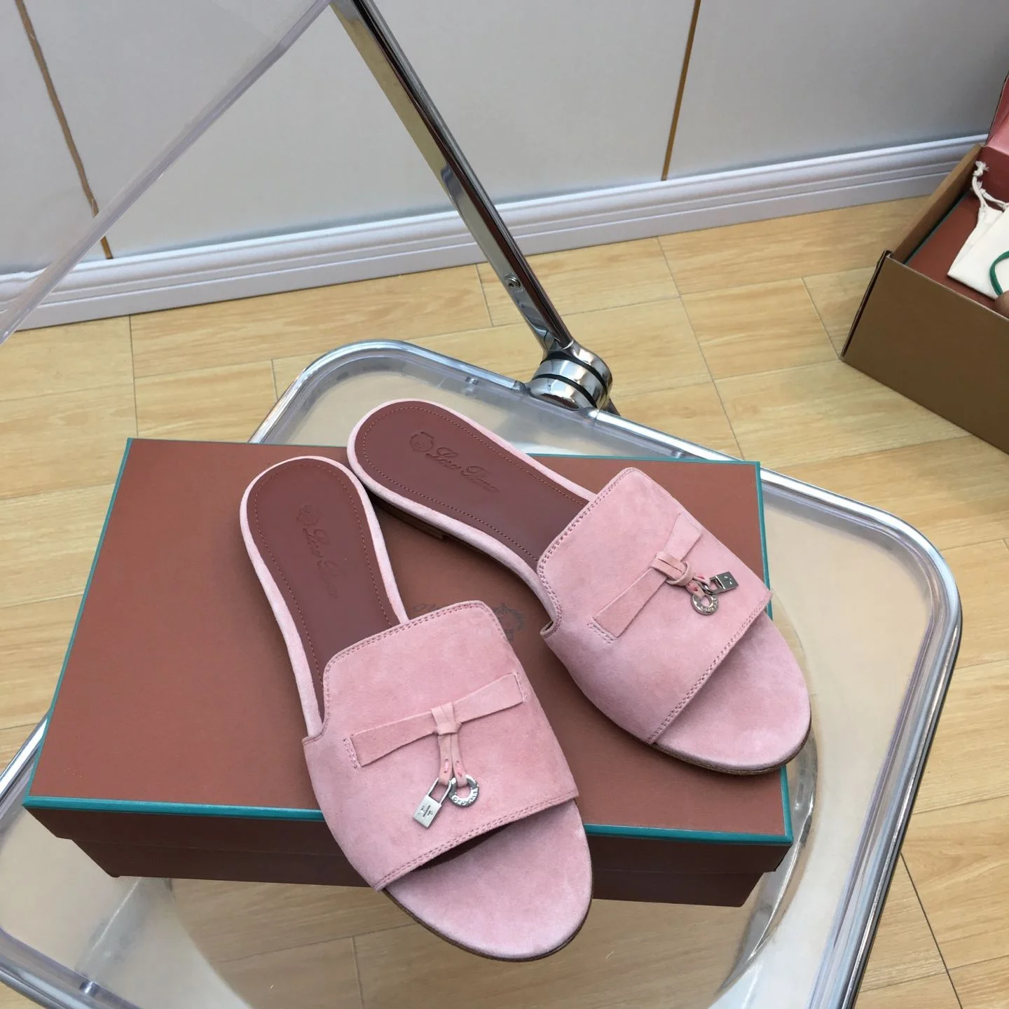 Accurate model Loro Piana Sandals
