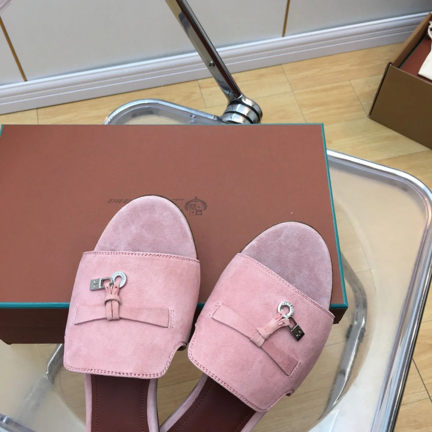 Accurate model Loro Piana Sandals