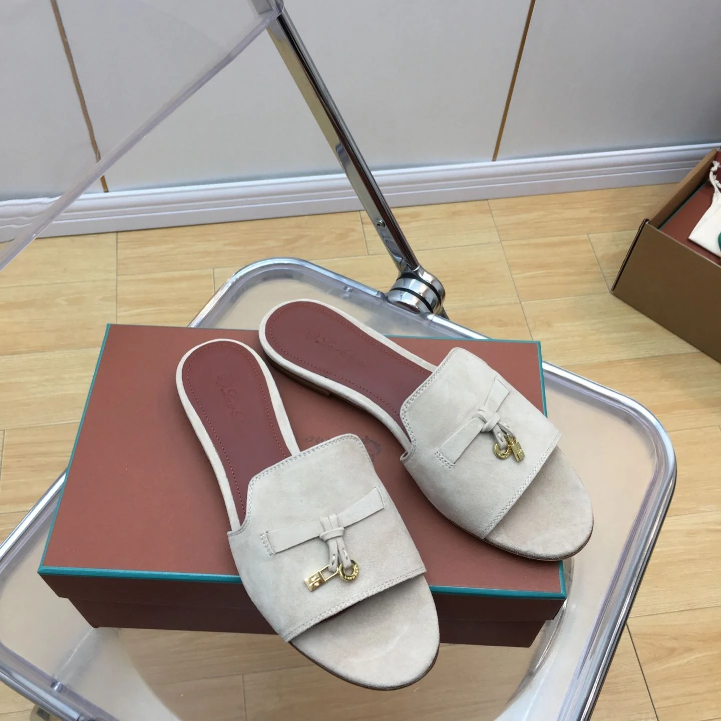 Top mirror Loro Piana Sandals