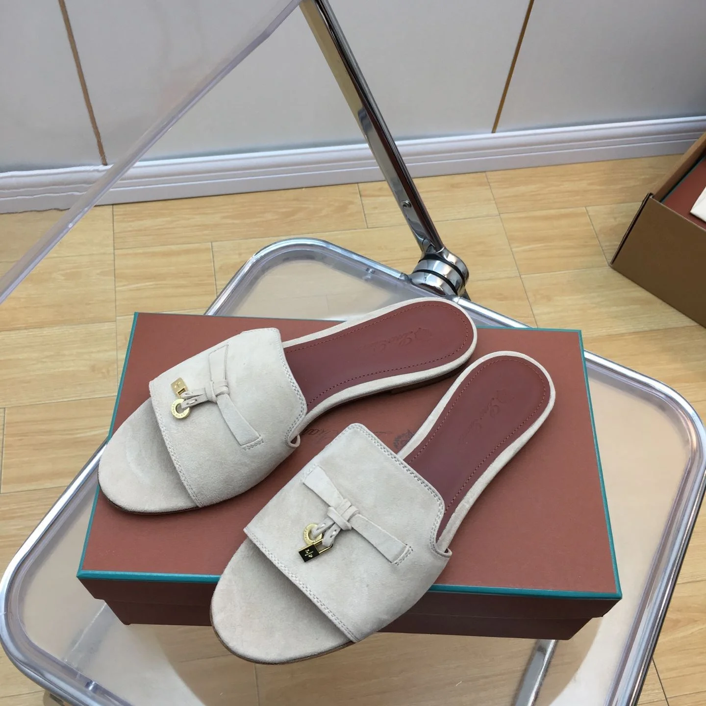 Top mirror Loro Piana Sandals