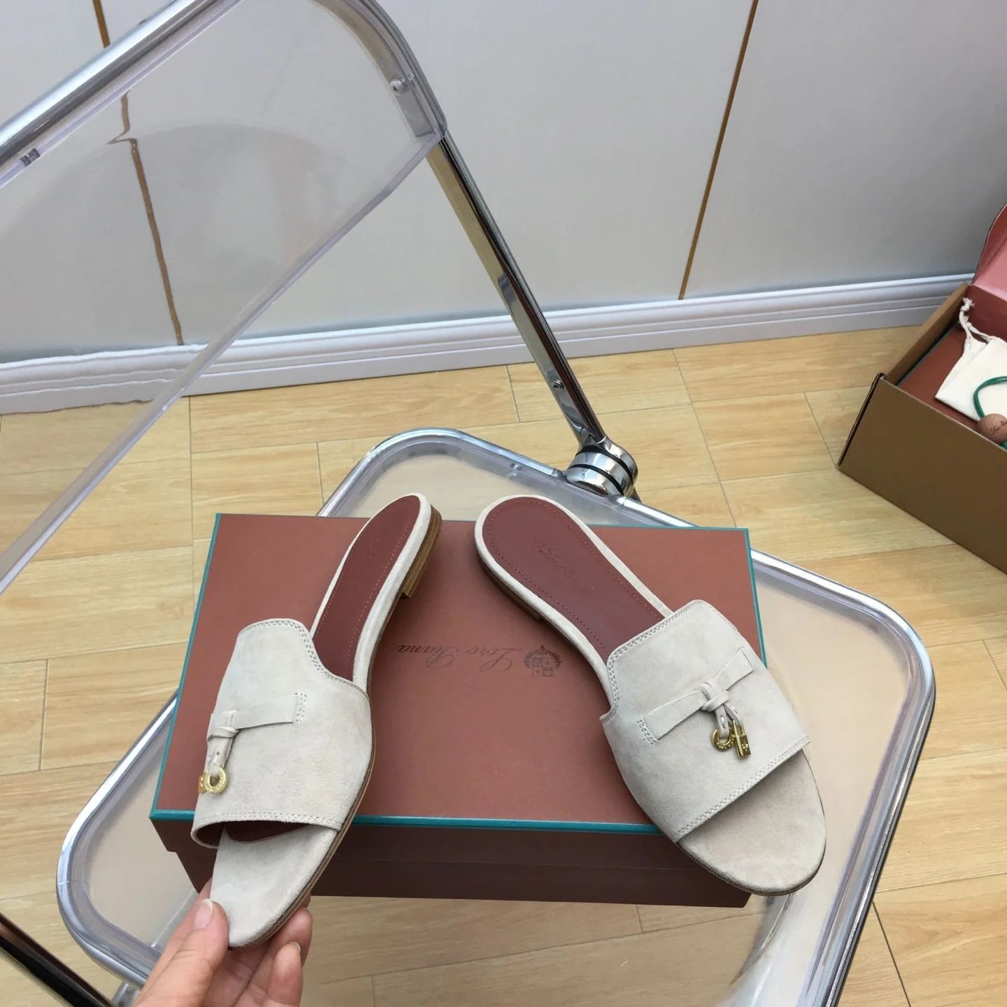 Top mirror Loro Piana Sandals