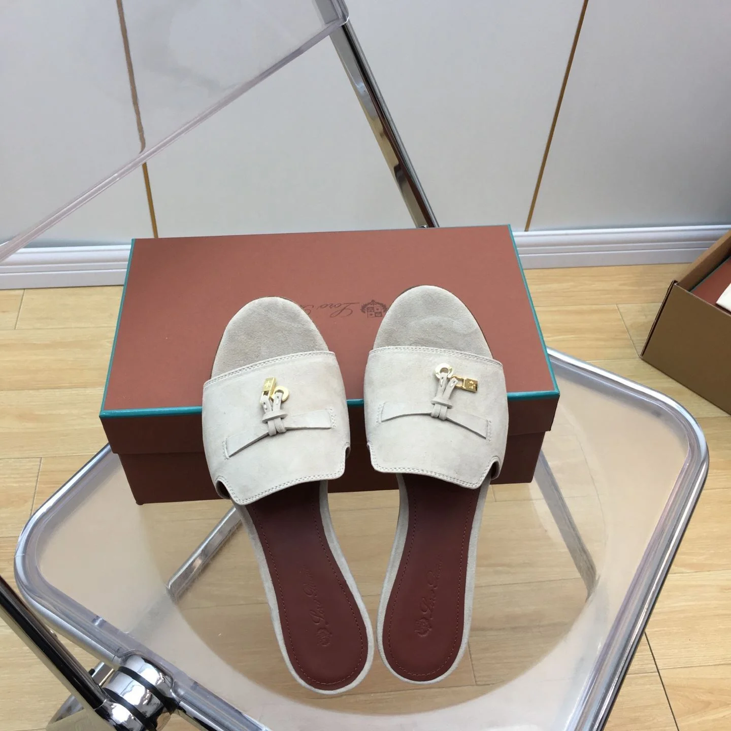 Top mirror Loro Piana Sandals