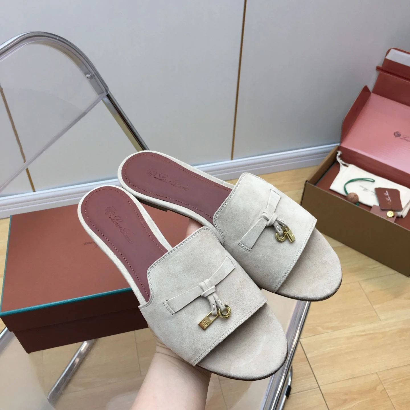 Top mirror Loro Piana Sandals