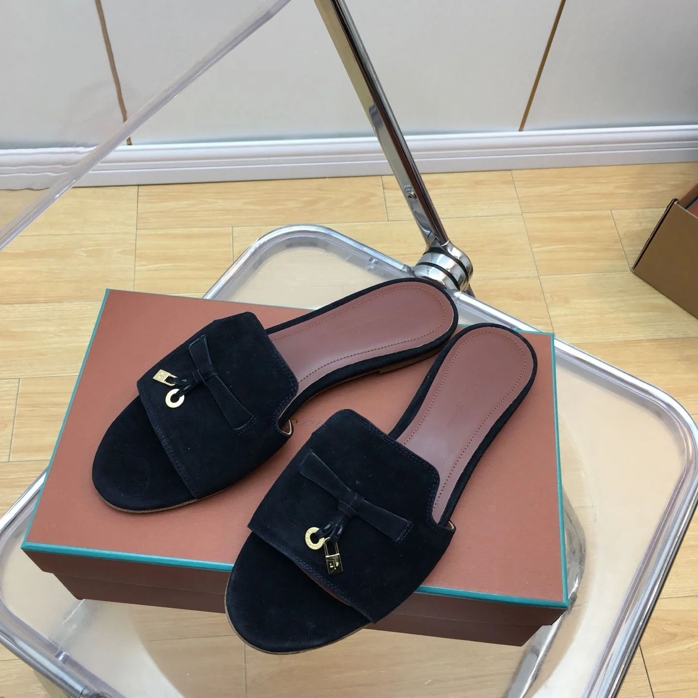 Factory-made Loro Piana Sandals