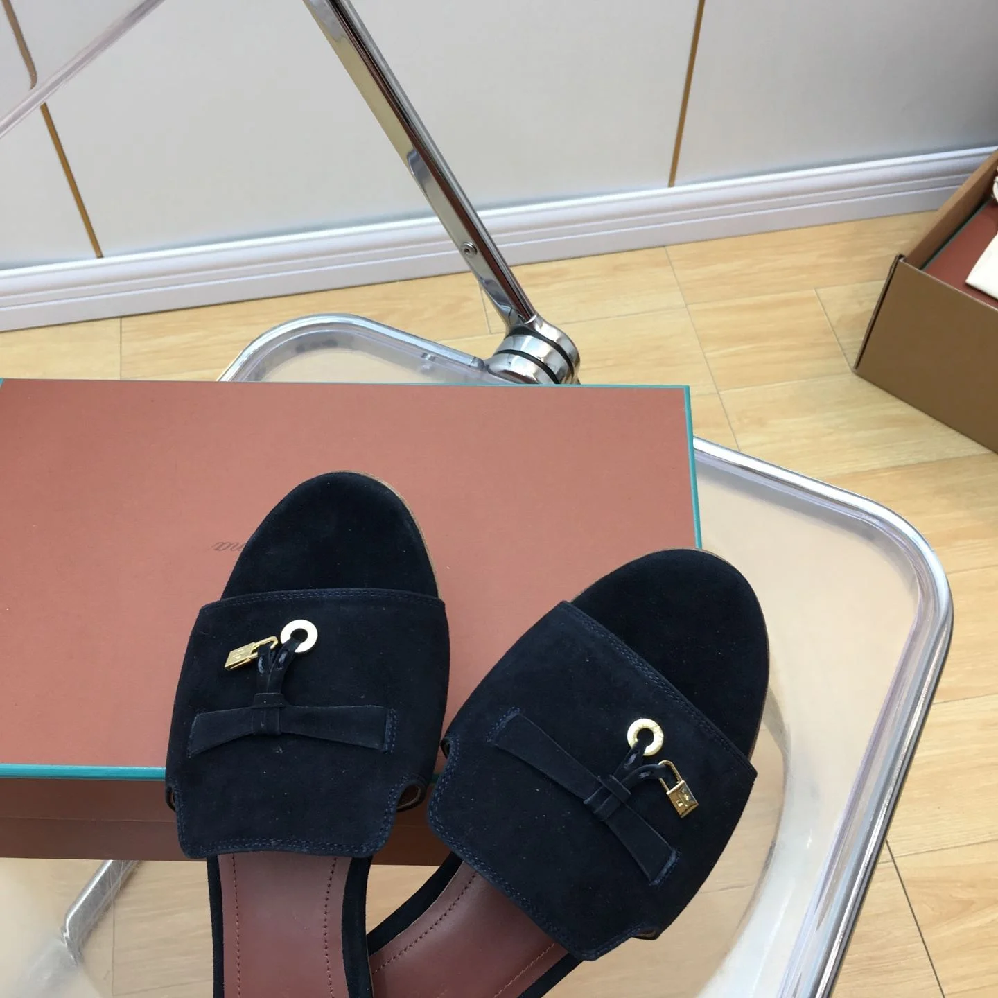 Factory-made Loro Piana Sandals