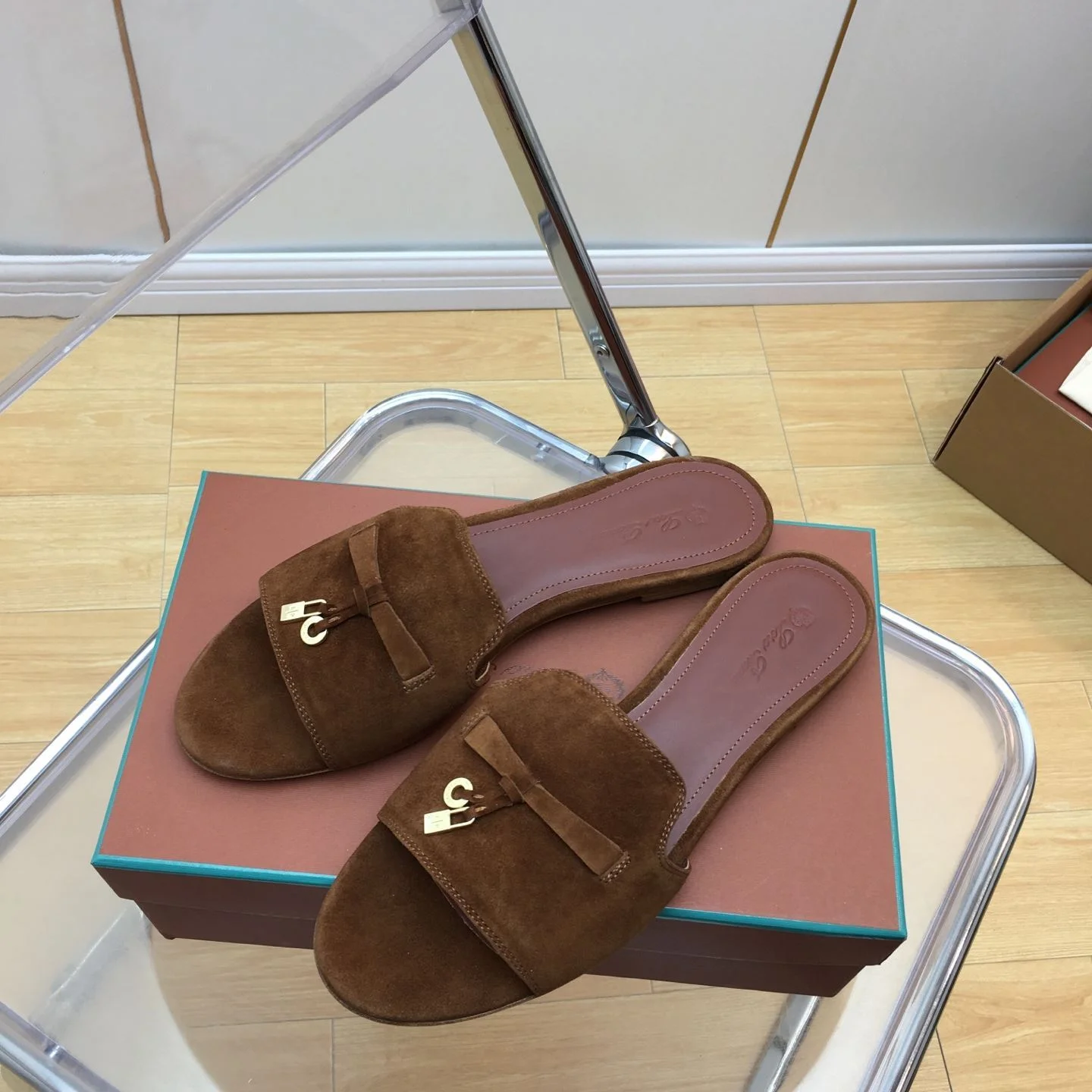 Factory-made Loro Piana Sandals