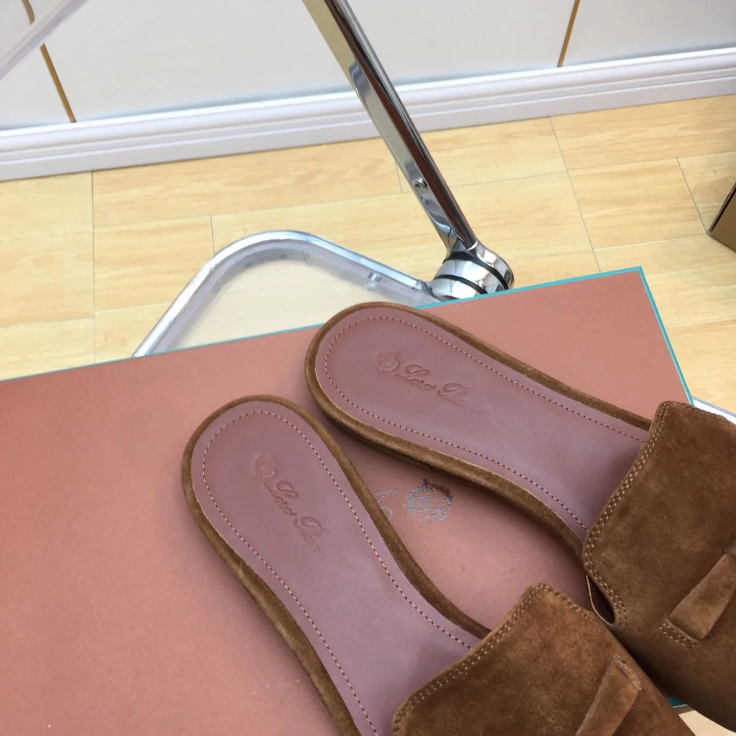 Factory-made Loro Piana Sandals