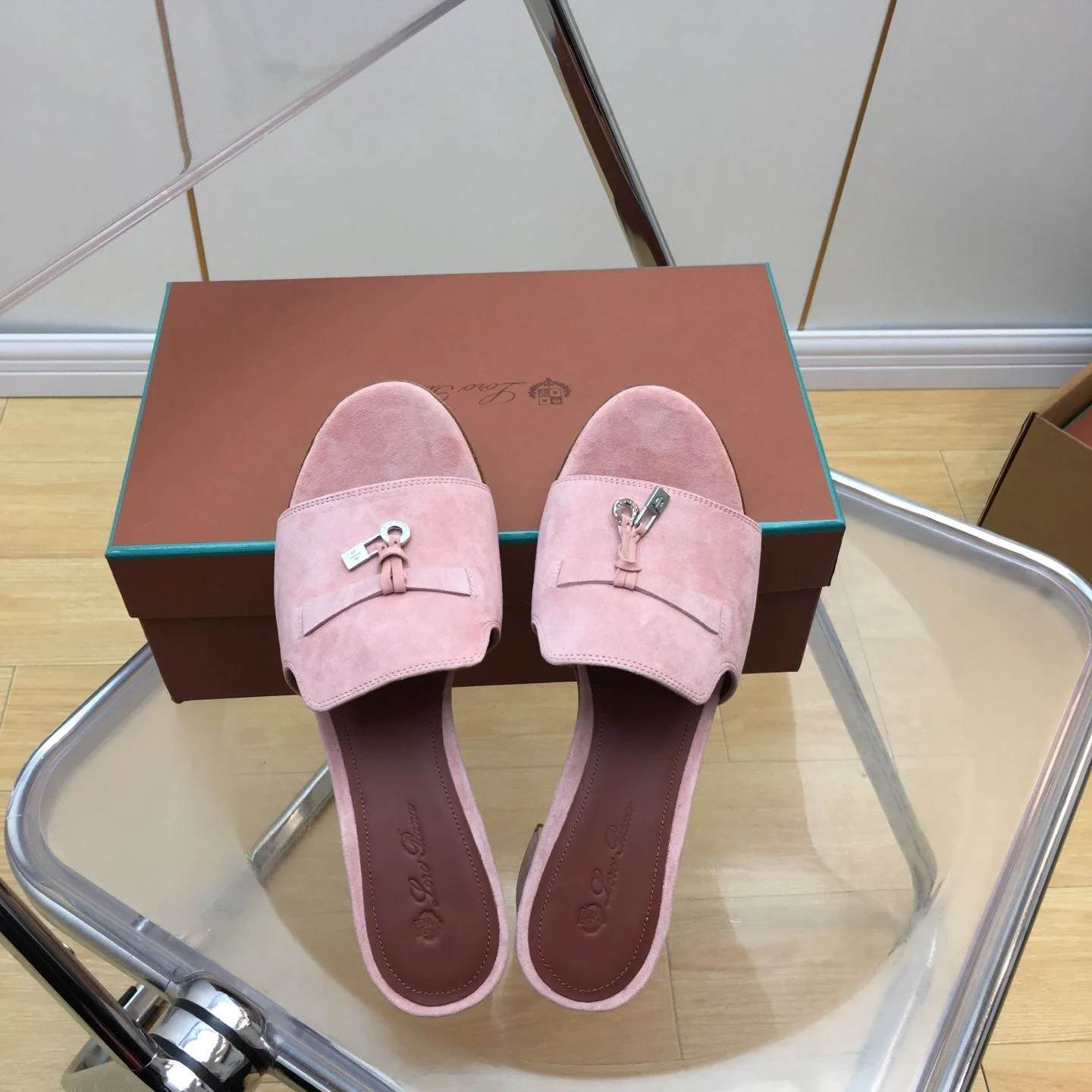 Precise copy Loro Piana Sandals