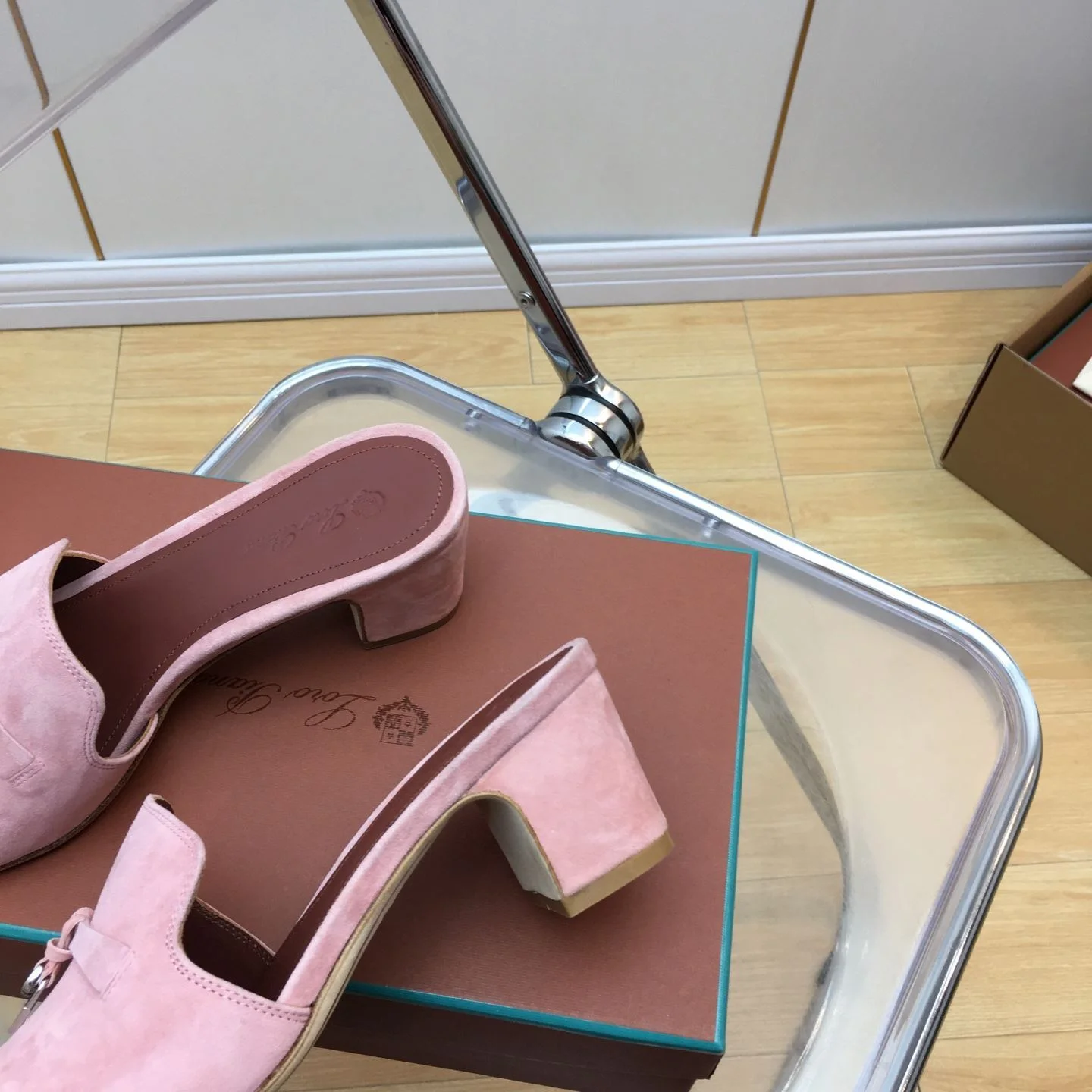 Precise copy Loro Piana Sandals