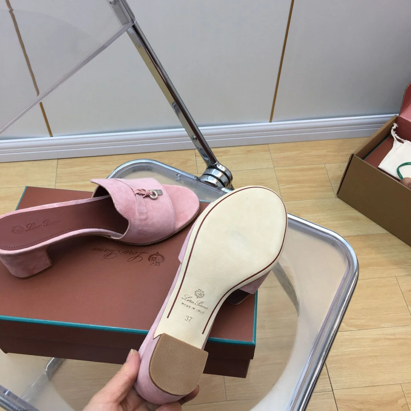 Precise copy Loro Piana Sandals