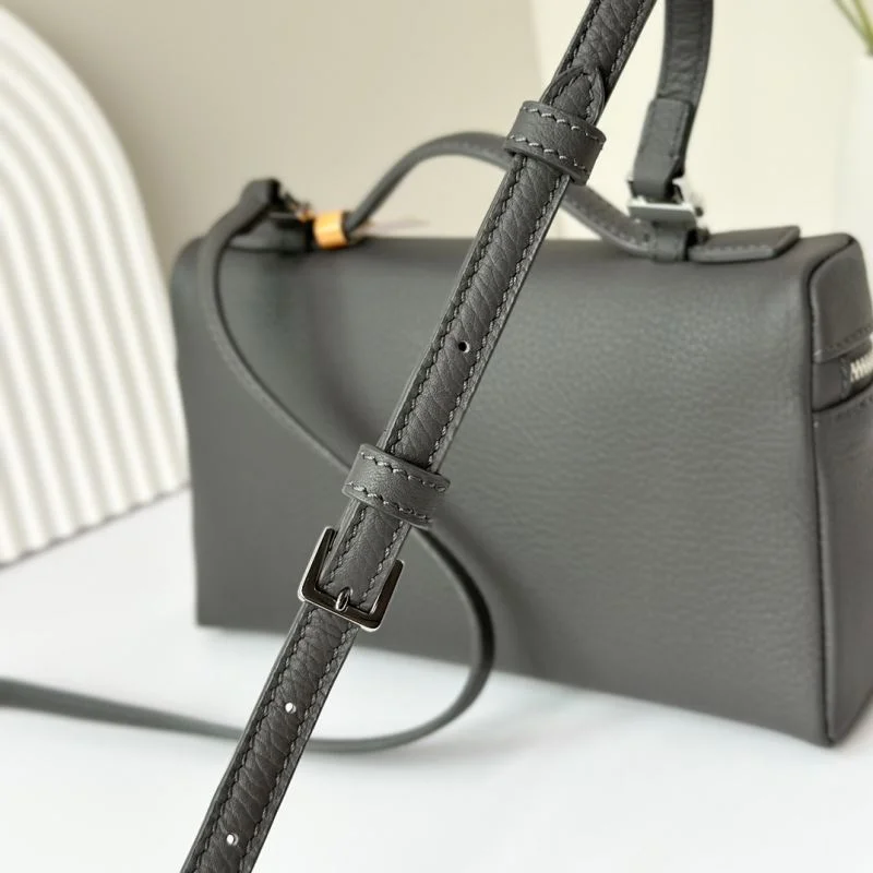Accurate model Loro Piana Satchel Bags