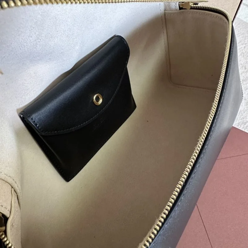 Bargain Loro Piana Satchel Bags