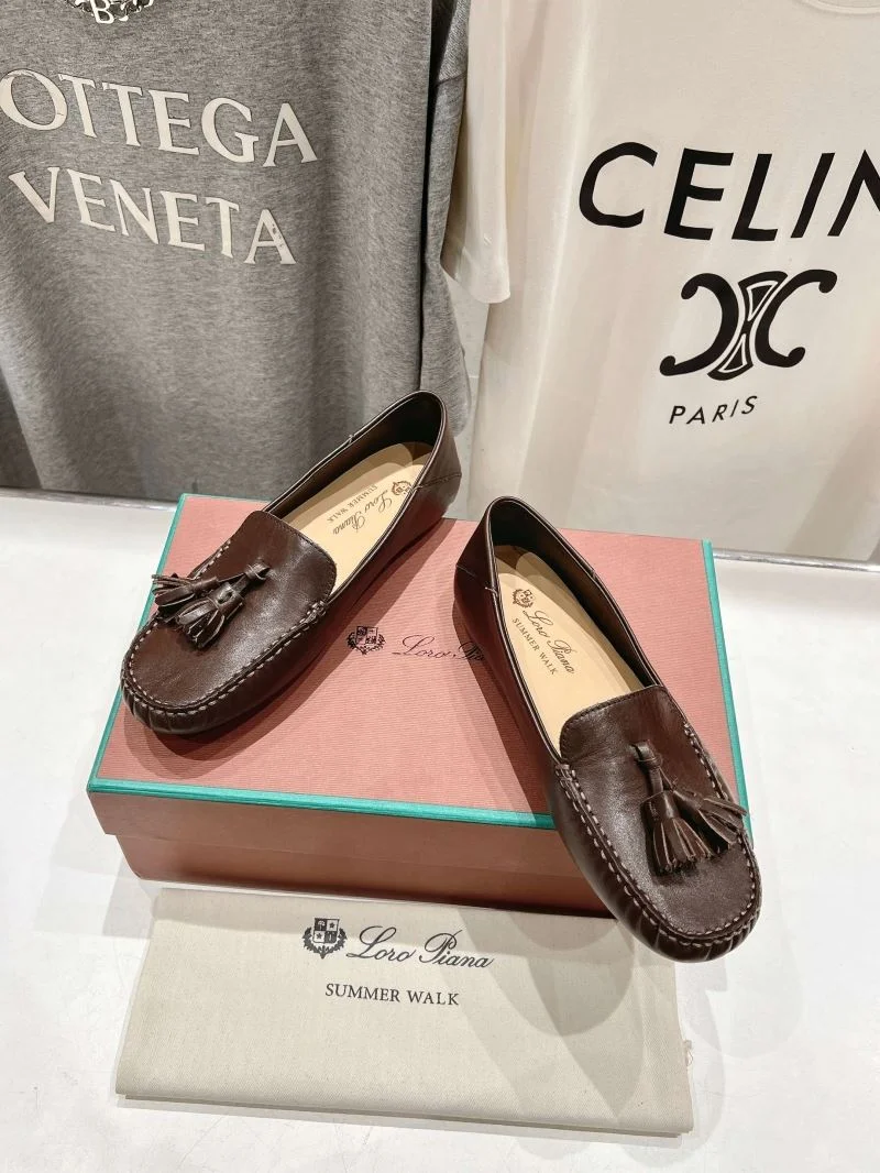 Top mirror Loro Piana Shoes