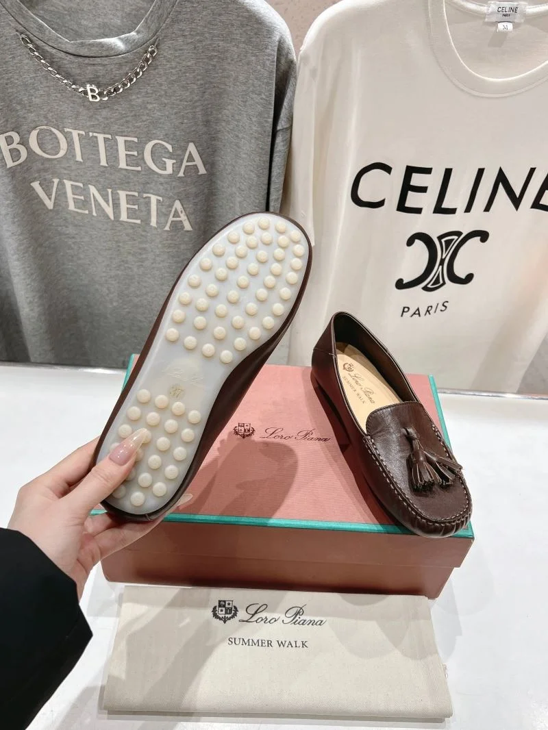 Top mirror Loro Piana Shoes
