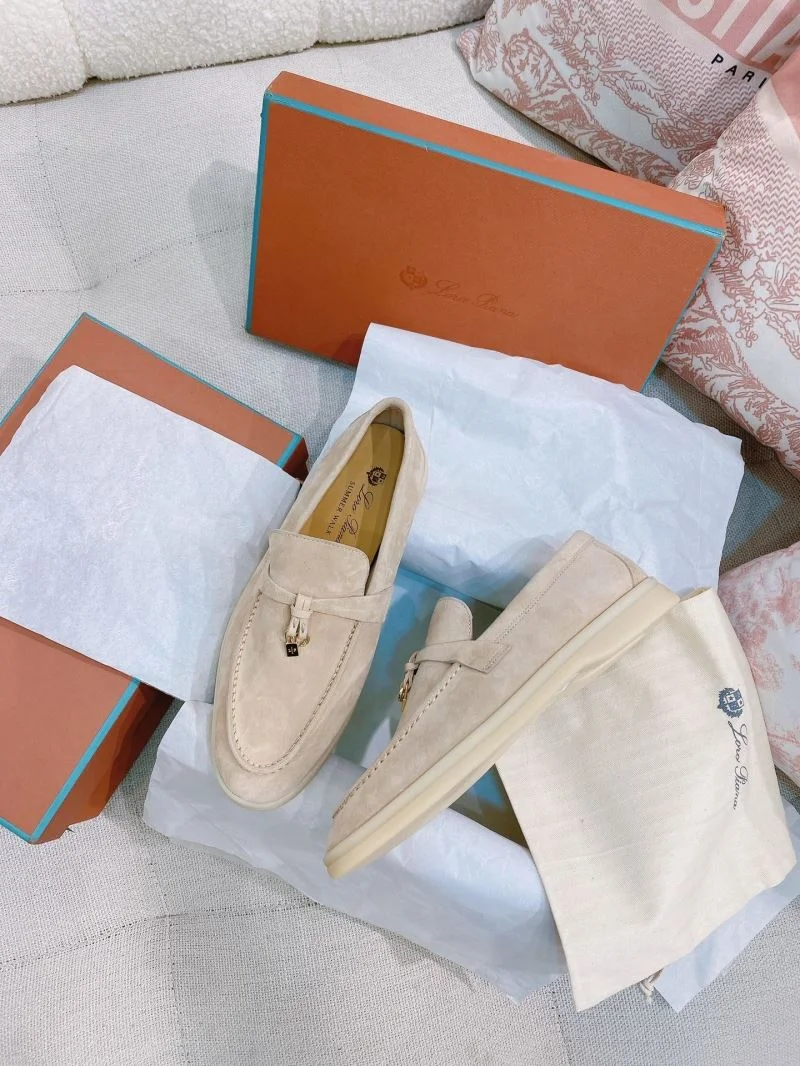 Low-cost Loro Piana Shoes