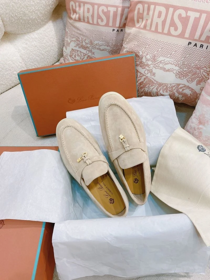 Low-cost Loro Piana Shoes