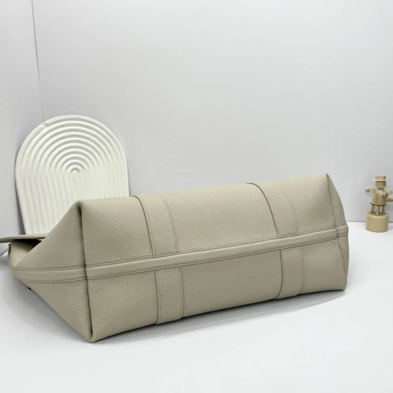Low-cost Loro Piana Shopping Bags