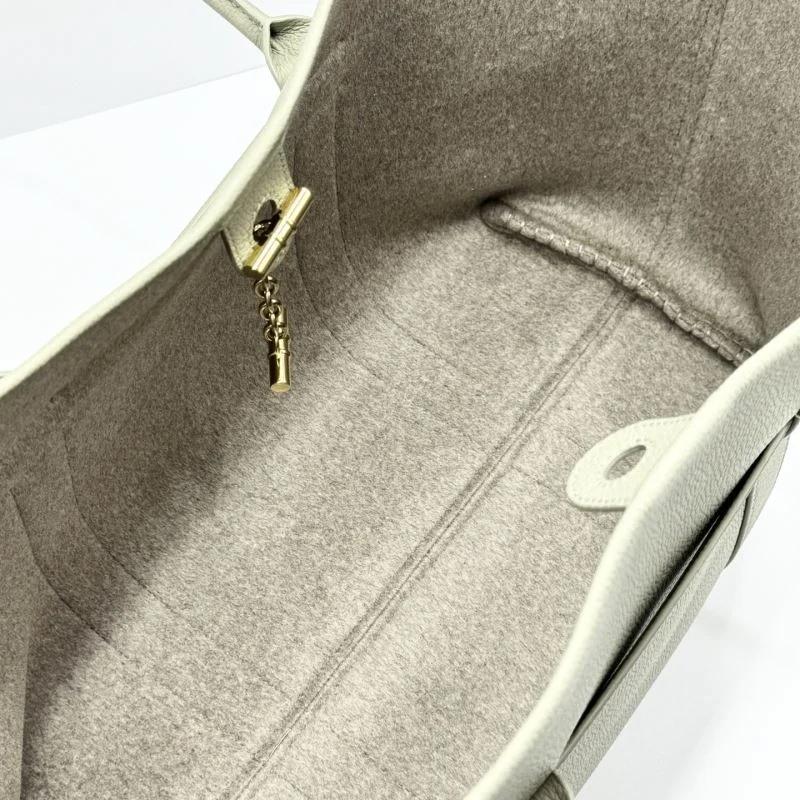 Reasonably priced Loro Piana Shopping Bags