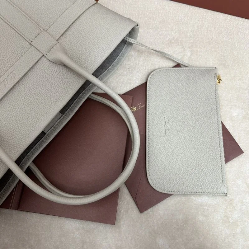 Inexpensive Loro Piana Shopping Bags