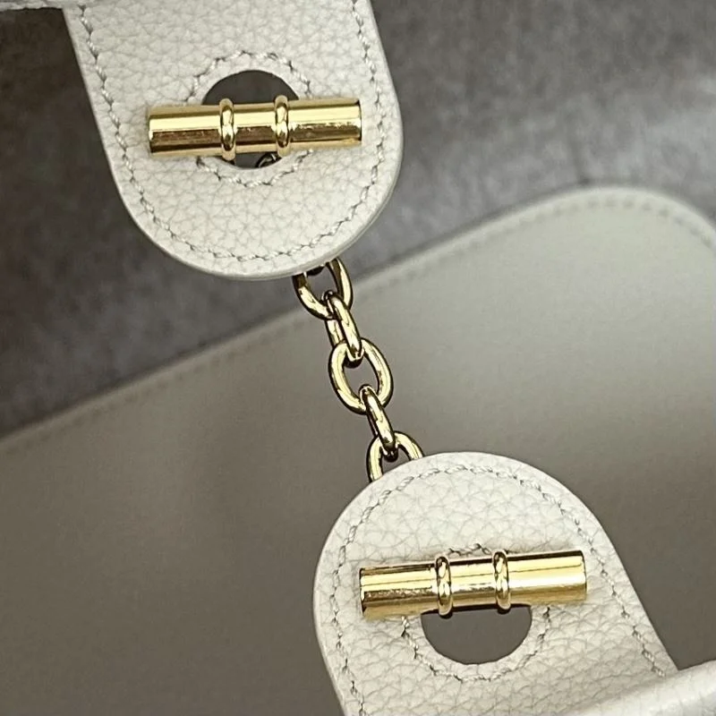 Inexpensive Loro Piana Shopping Bags
