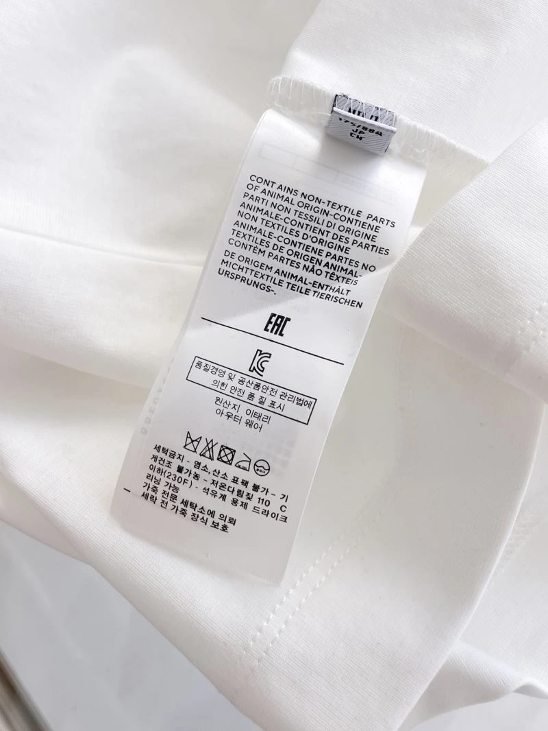Indistinguishable Loro Piana T-Shirts