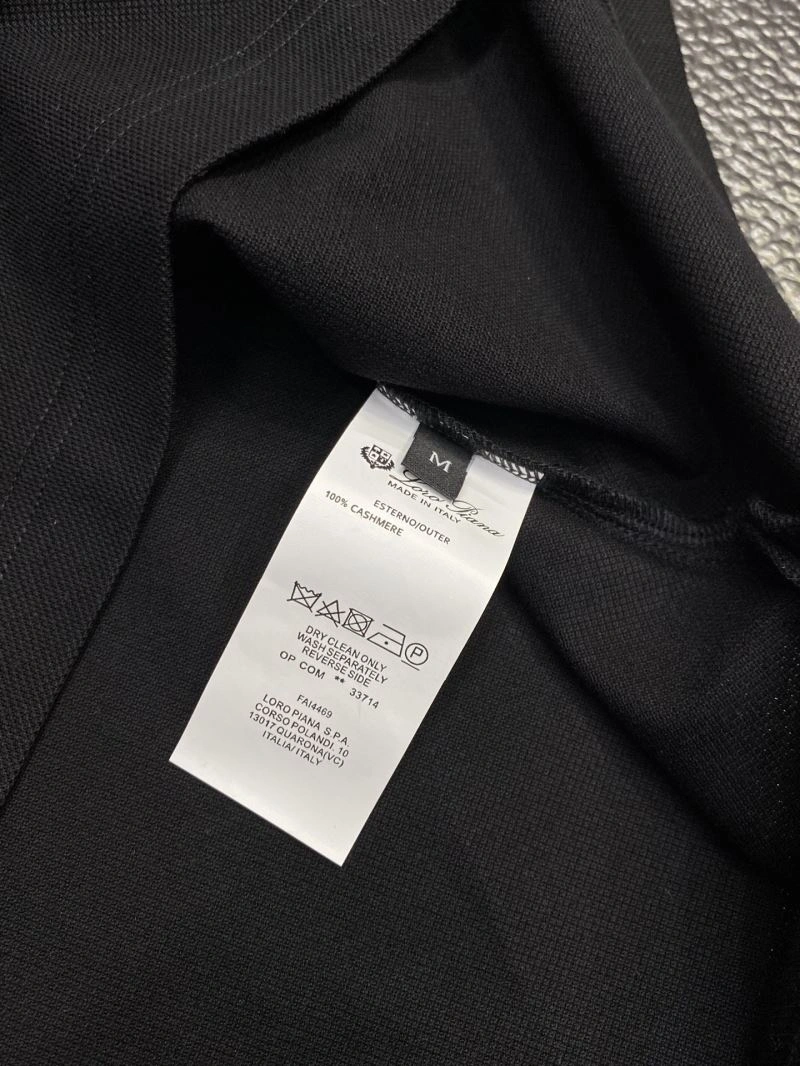 Accurate model Loro Piana T-Shirts