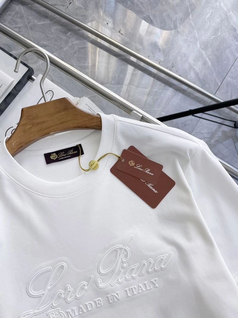 Bargain Loro Piana T-Shirts