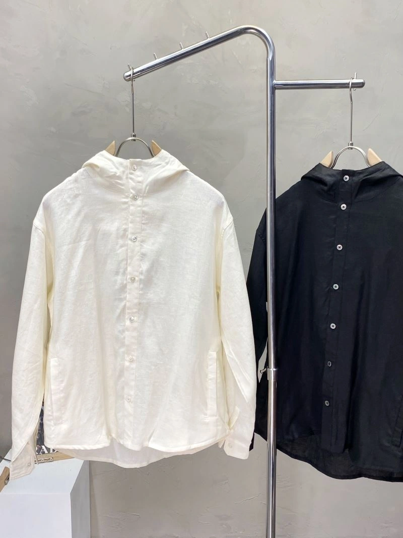 Accurate model Loro Piana T-Shirts