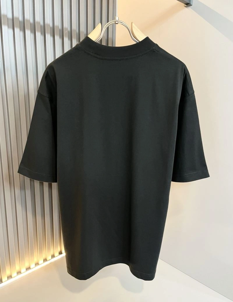 Indistinguishable Loro Piana T-Shirts