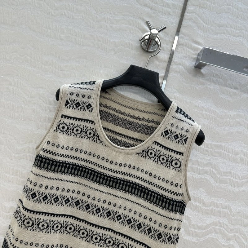 Budget-friendly Loro Piana Vest