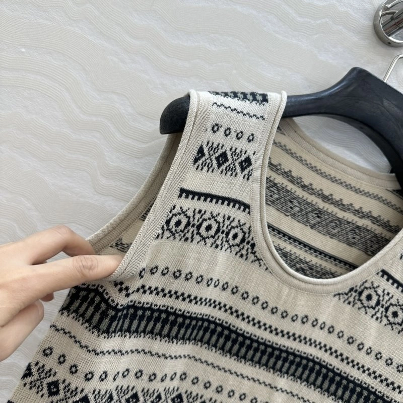 Budget-friendly Loro Piana Vest